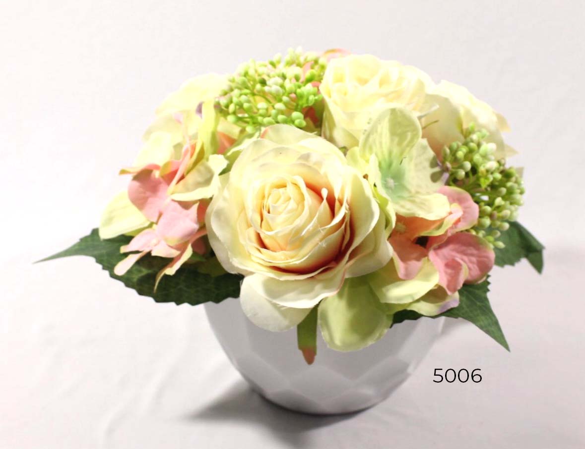 Rose and Orchid Mix Arrangement – Anding's Toys & Flowers Inc.